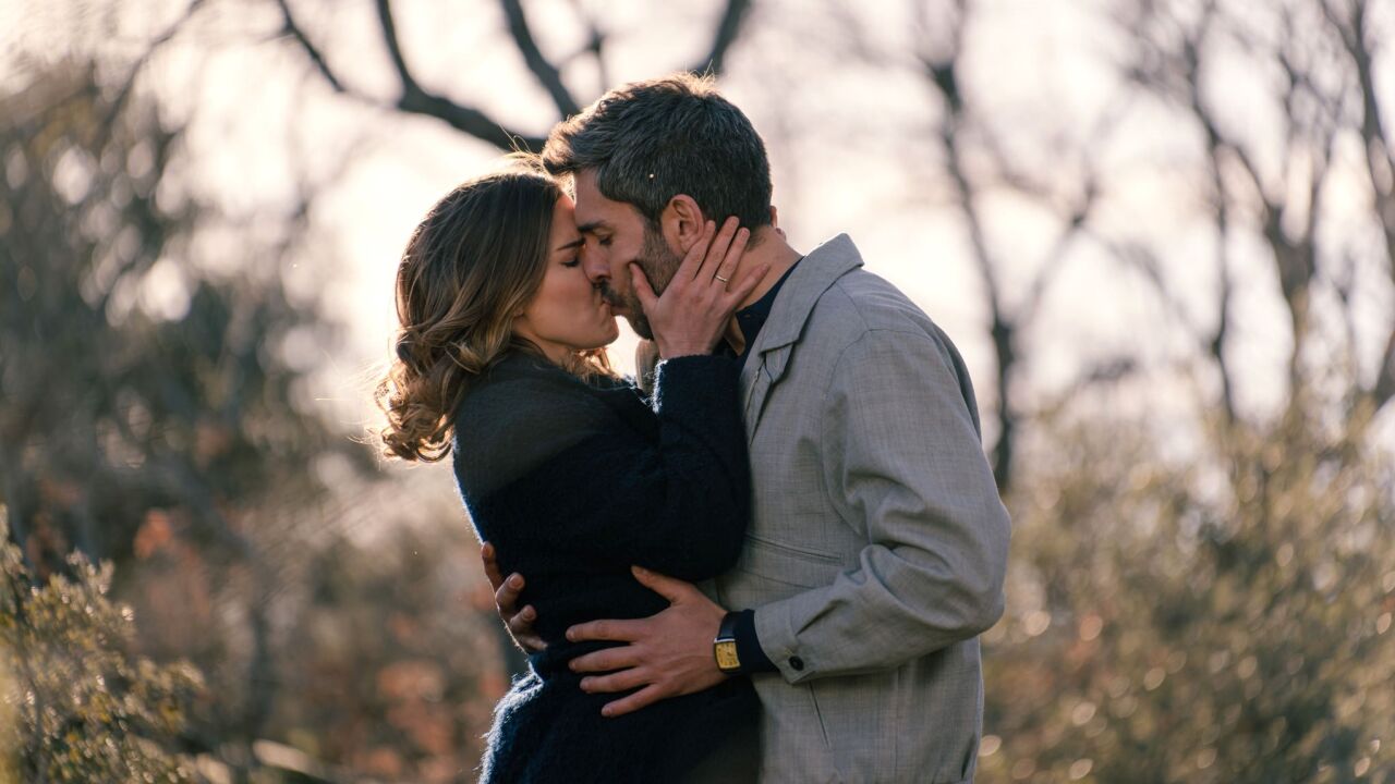 Begoña y Andrés se dejan llevar por la pasión y Damián los descubre en 'Sueños de libertad ...